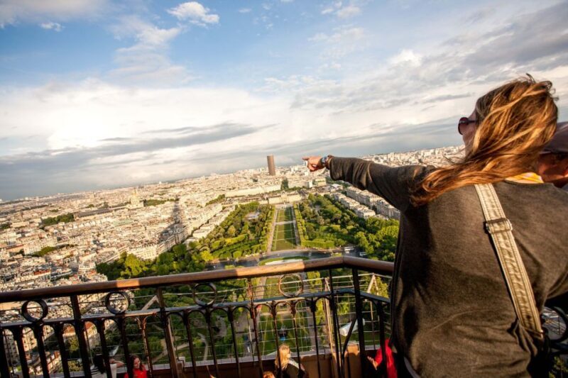 Paris: City Tour by Bus with Eiffel Tower & Optional Summit - Key Points