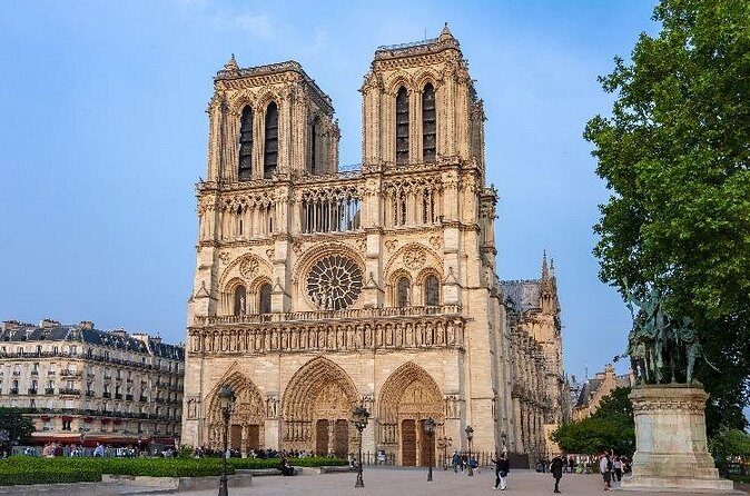 Paris City Tour Full Day Sightseeing - Who Is This Tour Best Suited For?  
