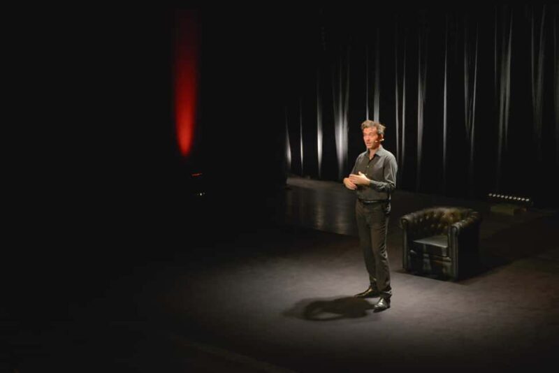 Paris: Comedy Show in English - How to Become a Parisian - Who Will Love This Experience?