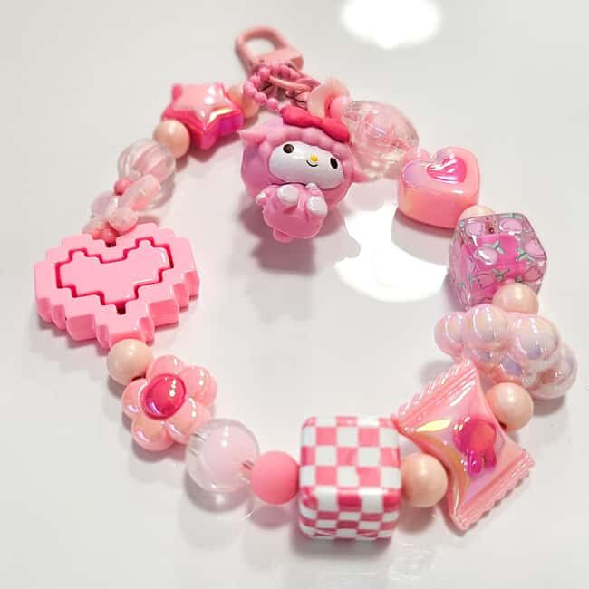 Paris: Create your phone strap, bag or keychain - An Authentic Creative Experience in Paris