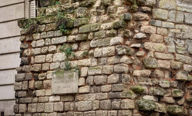 Paris: Creepy Middle Ages Walking Tour - Stunning Views and Scenic Photo Ops