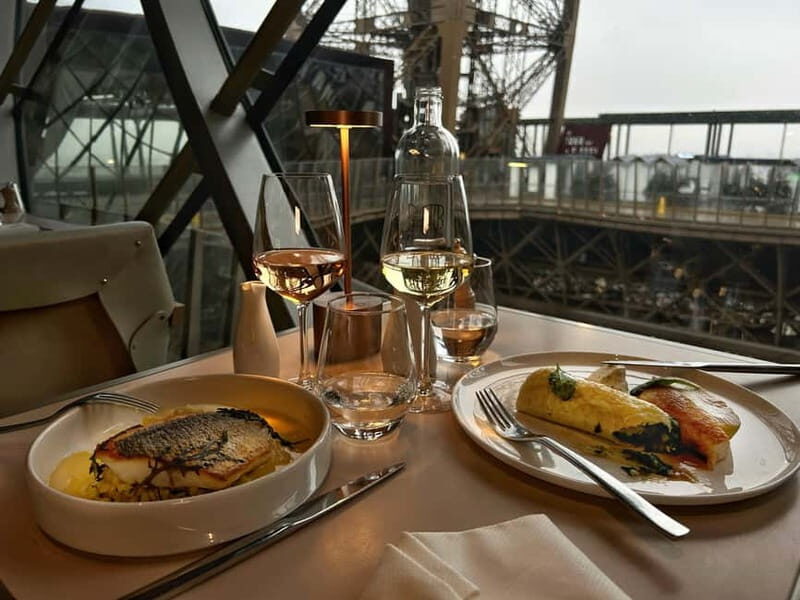 Paris: Early Dinner at Madame Brasserie in the Eiffel Tower - Who is This Experience Best For?