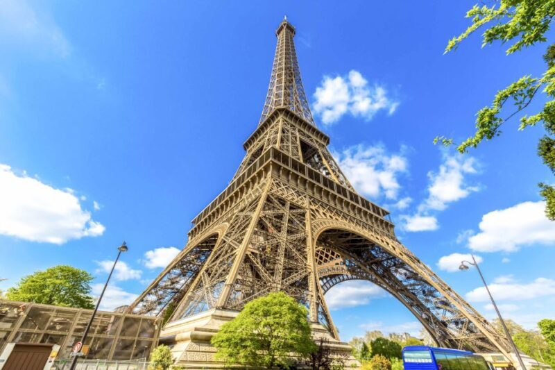 Paris: Eiffel Tower Access by Elevator & Seine River Cruise - Guides That Make the Difference