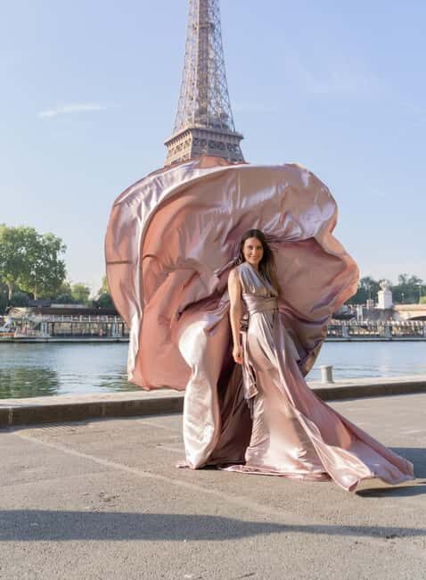 Paris: Eiffel Tower Flying-Dress Photoshoot jonadress - Key Points
