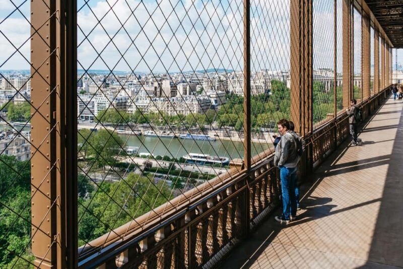 Paris: Eiffel Tower Fully Guided Tour with Summit Option - The Booking and Price