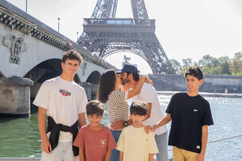 Paris: Eiffel Tower Premium Photoshoot - The Experience and What You’ll Receive