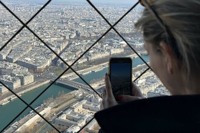 Paris: Eiffel Tower Summit Small-Group Guided Tour Max 6 People - Why This Tour Stands Out