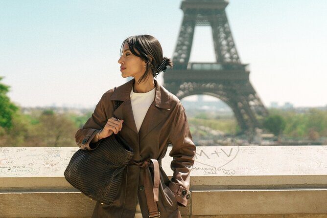 Paris: Eiffel Tower Vintage Photoshoot - Key Points