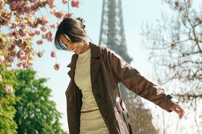 Paris: Eiffel Tower Vintage Photoshoot - The Experience from a Reviewers Perspective