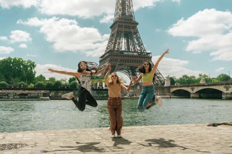 Paris: Eiffel Tower Vintage Photoshoot - The Experience in Detail