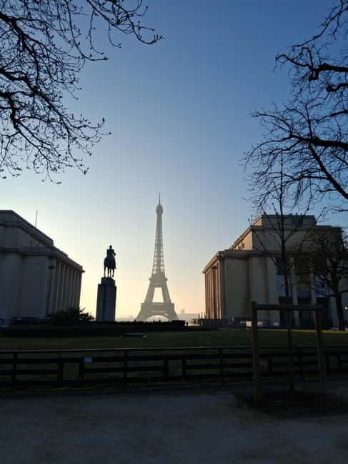 Paris: Eiffel Tower&Seine River Electric Bike Tour 3 hours - A Closer Look at the Experience