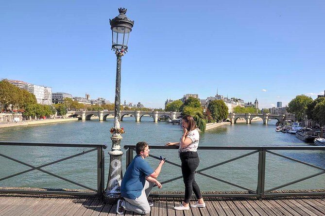 Paris Engagement Proposal Private Walking Tour with Professional Photographer - FAQ