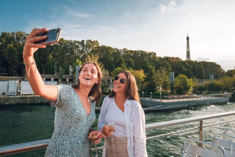 Paris: Evening River Cruise with Music - What Makes This Paris Night Cruise Special?