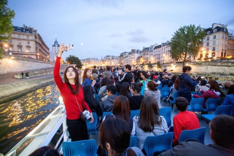 Paris Evening Snapshot Bike Tour - The Perfect Audience