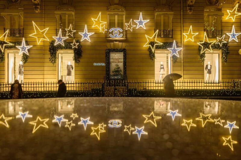 Paris: Experience the magic of Christmas on a walk with a pro photographer - Why Choose This Christmas Walking Tour in Paris?