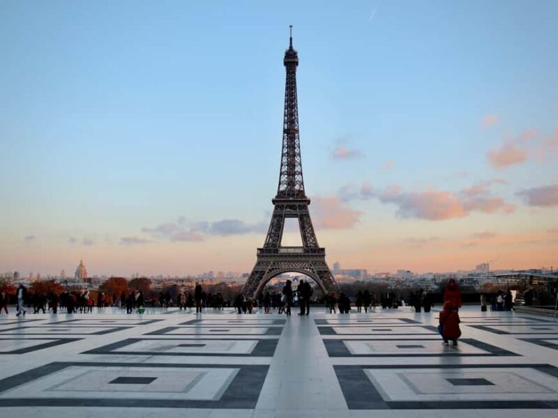 Paris: Explore the City of Light on a Magical Walking Tour - Key Points