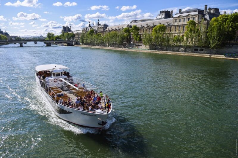 Paris: Family-Friendly River Seine Guided Cruise - Who Should Consider This Tour?