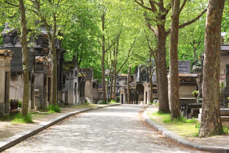 Paris: Famous Graves of Pere Lachaise Cemetery Guided Tour - FAQs