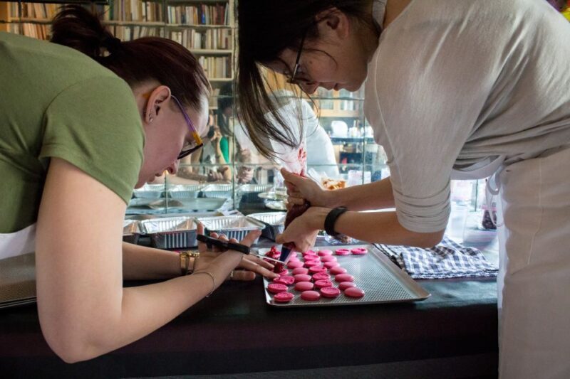 Paris: French Macarons Baking Class with a Parisian Chef - Key Points