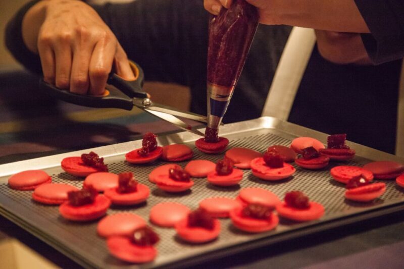 Paris: French Macarons Baking Class with a Parisian Chef - The Setting: A Cozy Parisian Kitchen