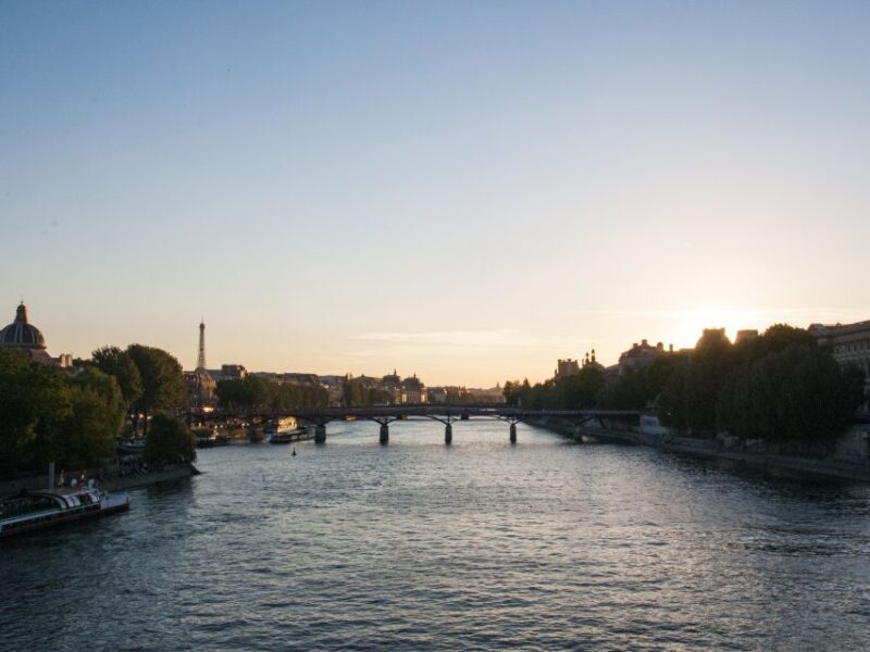 Paris: Ghosts, Legends & Mysteries Evening Walking Tour - What Makes This Tour Stand Out?