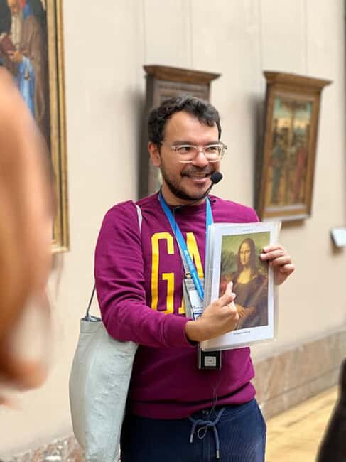 Paris: Guided tour in PORTUGUESE at the Louvre-semi-private - Who Is This Tour Best For?