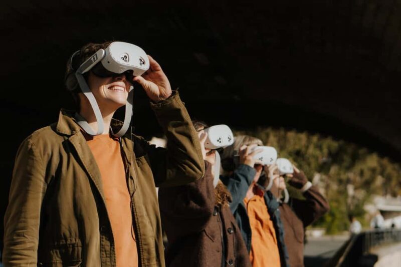 Paris: Historical Guided Tour of the Seine Riverbanks with Virtual Reality - FAQ