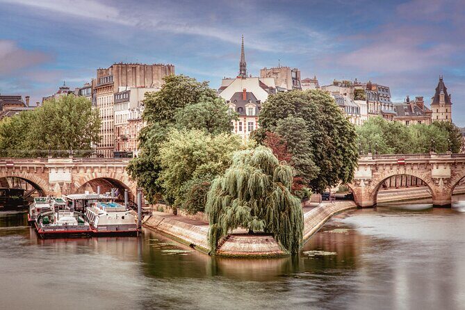 Paris History Walk: Medieval Marais, Notre Dame Islands & Stories - Key Points