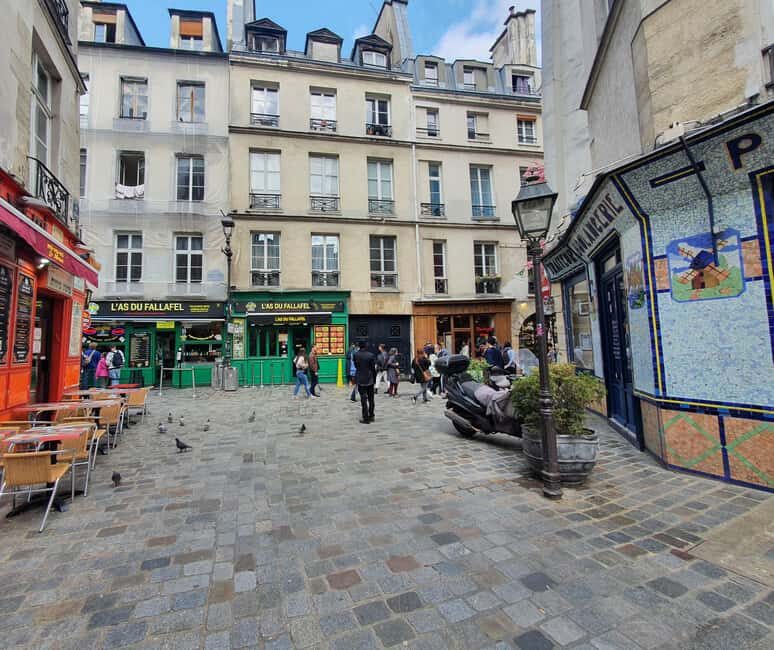 Paris: Jewish Heritage & Hidden Gems of Le Marais - Exploring Le Marais: A Neighborhood of Contrasts and Charm