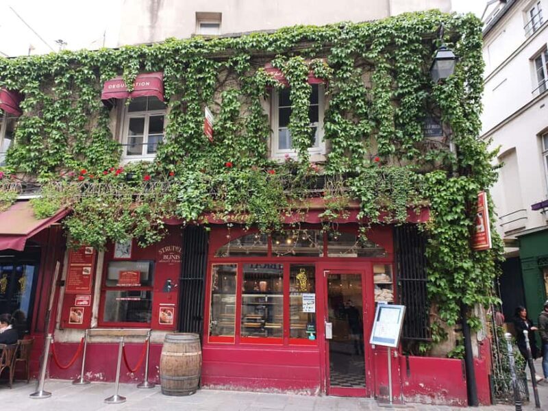 Paris: Jewish Heritage & Hidden Gems of Le Marais - Village Saint-Paul: A Hidden Courtyard Oasis