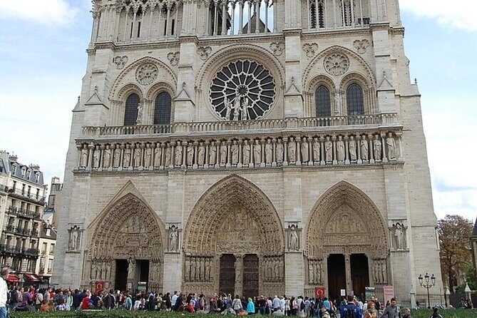 Paris Le Marais Guided Walking Tour With A Guide - An In-Depth Look at the Tour Itinerary