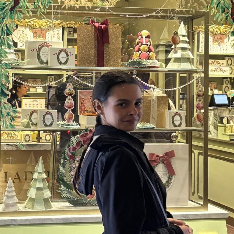 Paris: Le Marais & Montmartre Jewish History Walking Tour - Key Points