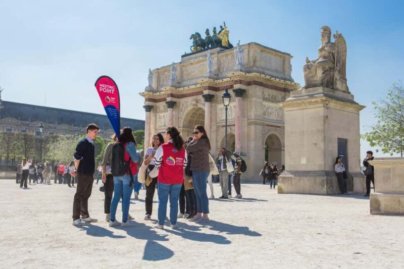 Paris: Louvre Museum Access with Host and Hop-On Hop-Off Bus - FAQ