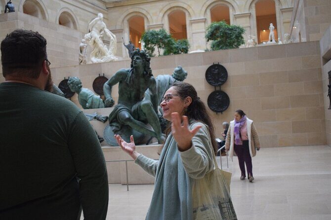 Paris : Louvre Museum Guided Tour with Pre-Booked Tickets - Who Should Book This Tour?