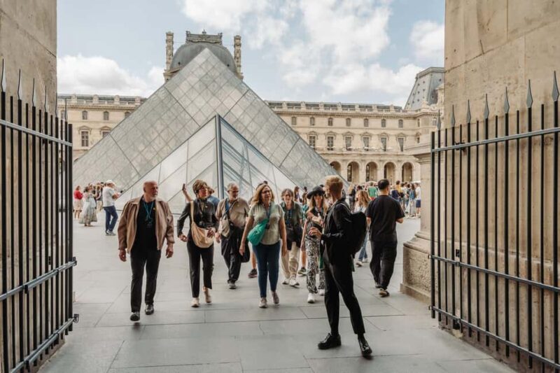 Paris: Louvre or Orsay, Eiffel Tower, City Walk & Cruise - FAQ