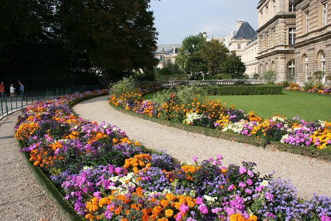 Paris Luxembourg Gardens Highlights Small-Group Walking Tour - In-Depth Look at the Paris Luxembourg Gardens Highlights Small-Group Walking Tour
