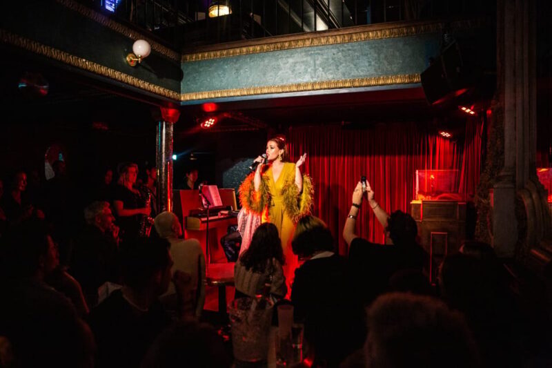 Paris: Madame Arthur Cabaret Show Ticket - FAQ
