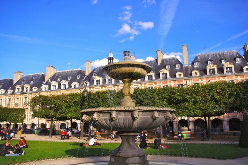 Paris Marais Quarter 2-Hour Private Walking Tour - A Deep Dive into the Itinerary