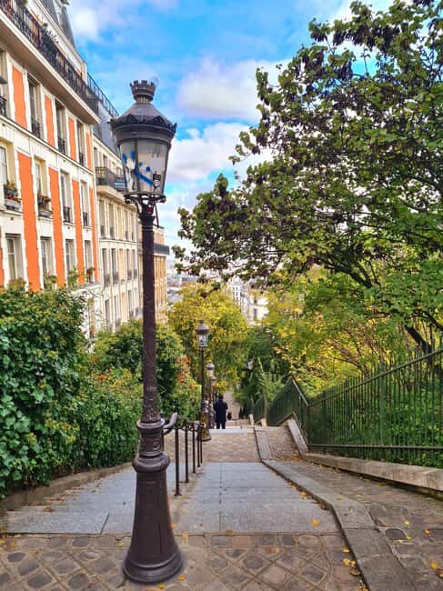 Paris: Montmartre Drawing tour with a local artist - Who Will Love This Tour?