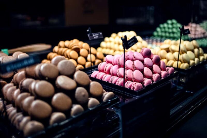 Paris: Montmartre Food Tour with 10 Local Tastings & Wines - Key Points