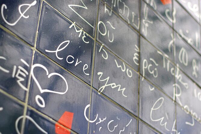 Paris (Montmartre) Scavenger Hunt and Sights Self-Guided Tour - Accessibility and Group Size