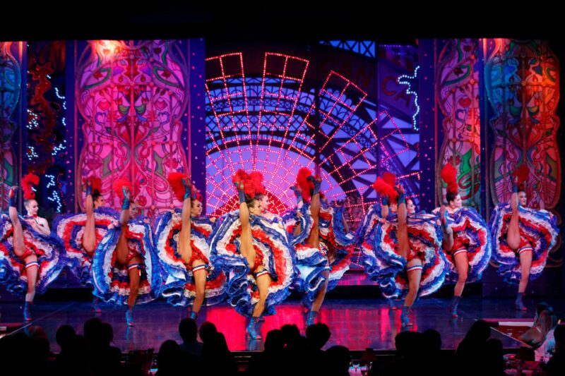 Paris: Moulin Rouge Dinner Show, Champagne, and Transport - The Experience in Detail