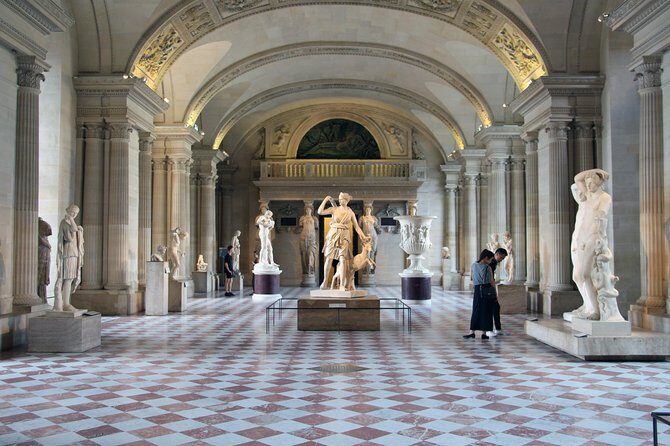 Paris Murders and Mysteries semi-private tour of the Louvre - What You Can Expect from the Tour