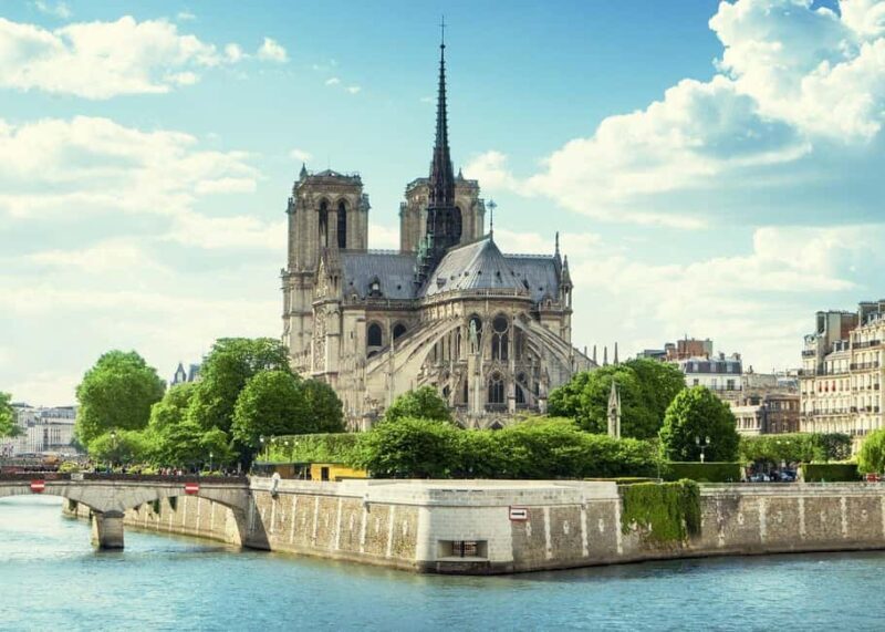 Paris: Notre-Dame Cathedral Guided Tour with Standard Entry - A Closer Look at the Tour Experience