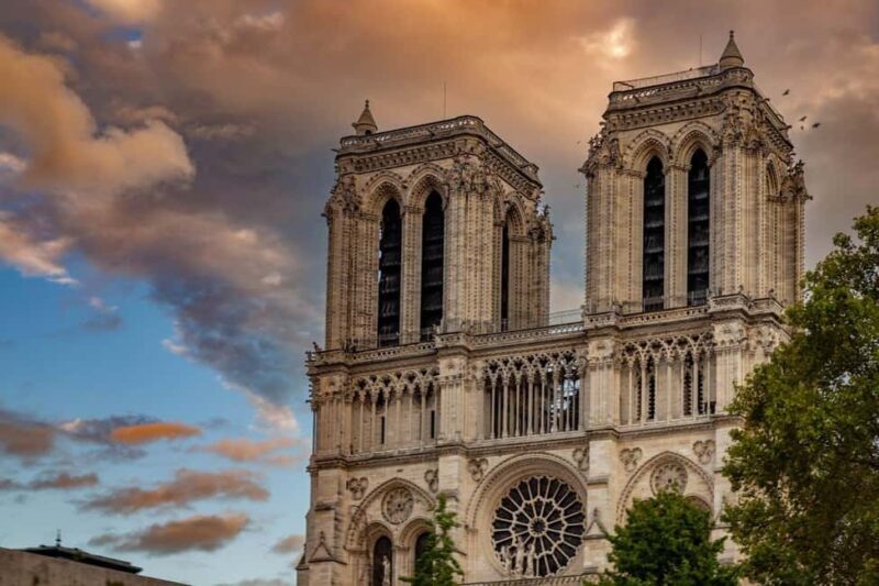 Paris: Notre-Dame Exclusive Private Guided Tour - Analyzing the Experience