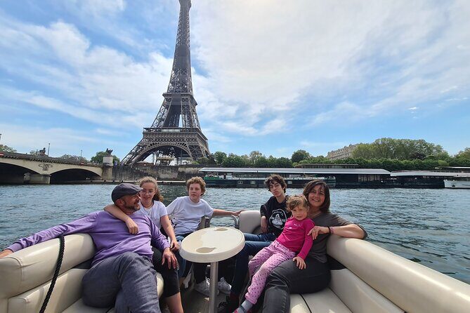 Paris on the Seine side: Magical private cruise - An In-Depth Look at the Private Seine Cruise