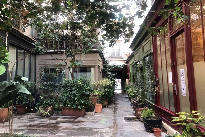 Paris Pastry Tour - Croissants, Macarons & Iconic French Desserts - Authenticity and Value