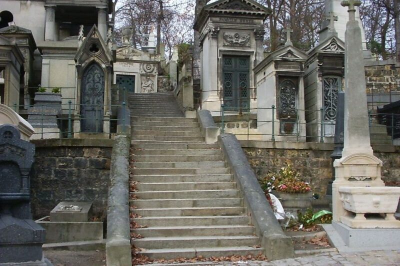 Paris: Père Lachaise Cemetery Guided Tour - 12 guests 2,5h - Exploring Père Lachaise Cemetery: An Enchanting Walk Through Paris’s Past