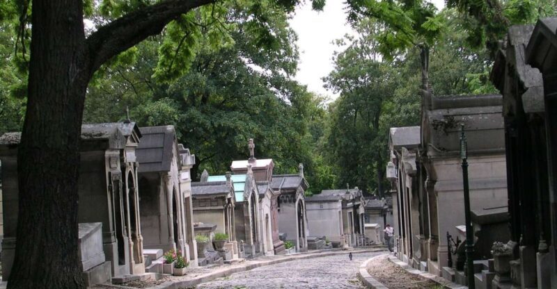 Paris: Père Lachaise Cemetery Guided Tour - 12 guests 2,5h - Who Will Love This Tour?