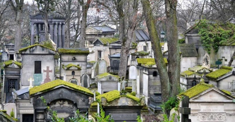 Paris: Pere Lachaise Cemetery Guided Tour - Discovering Pere Lachaise Cemetery: An In-Depth Review of the Guided Tour